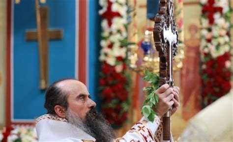 Хиляди вярващи се стекоха на службите за Кръстовден Cross Bg