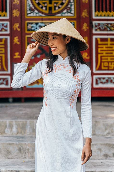 Vietnamese Traditional Attire For Women