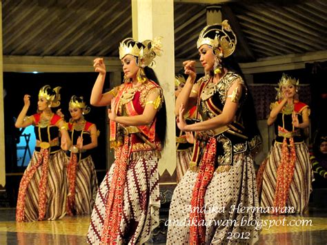 Penikmat Perjalanan Pagelaran Wayang Wong Suci Sang Pinudya Di