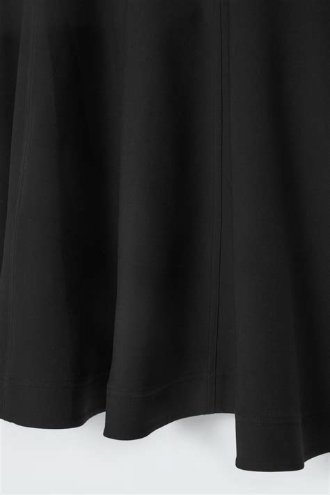 Voluminous V Neck Mini Dress Black