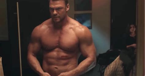 Reacher Season 2 What Is Alan Ritchsons Workout Routine And Plan