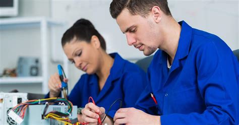 12 Smart Reasons To Go To A Trade School And Not A College Financebuzz