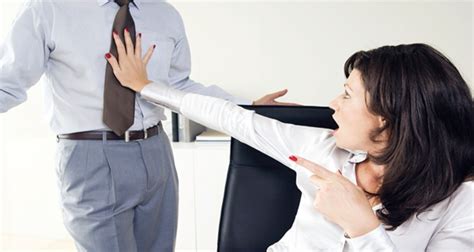 تحديات تواجه المرأة في سوق العمل هل من حلول في الأفق؟