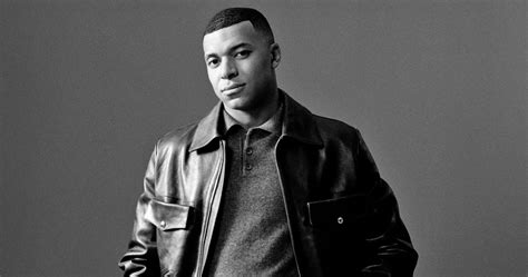 رسمی؛ کیلیان امباپه، کان را خرید طرفداری