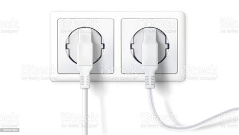 전기 플러그 및 소켓 현실적인 흰색 연결할 흰색 배경에 고립 된 전원 콘센트에 삽입 된 수 있습니다 전기 제품 장비를 연결 하기 위한 장치의 아이콘 벡터 3 차원 일러스트