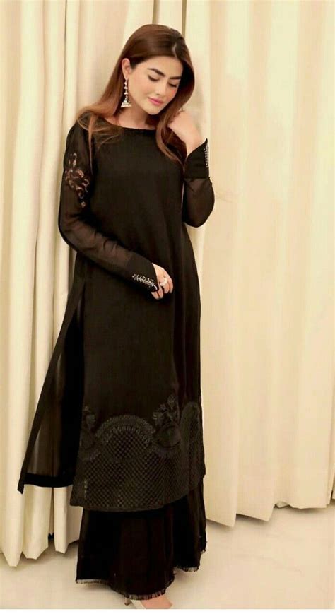 Pin By Resmivida On Dresses Pakistani Dresses Casual Party Wear