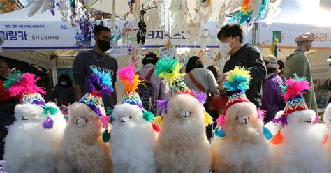 서울세계도시문화축제 귀여운 라마 인형