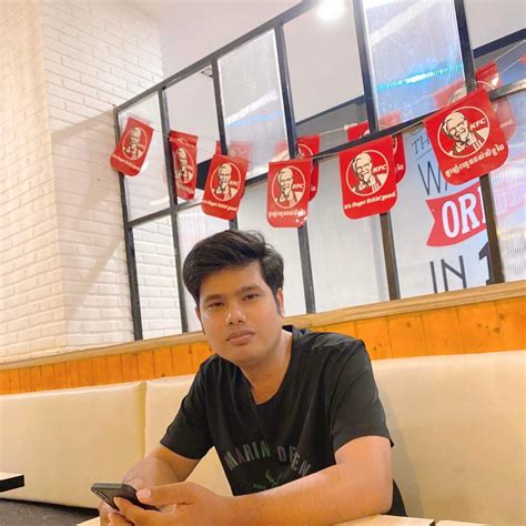 ប្រាប់ថាឲឈប់មឹម ញុំាក្រូចជាមួយម៉ែ😄😄 Funnymemes Reels Videoシ