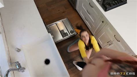 Horny Cosplay Cutie Fists Gorgeous Ginger Goddess Abigaiil Morris