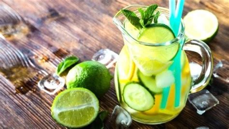 A qué hora se debe tomar el jugo de limón para quemar grasa y perder peso