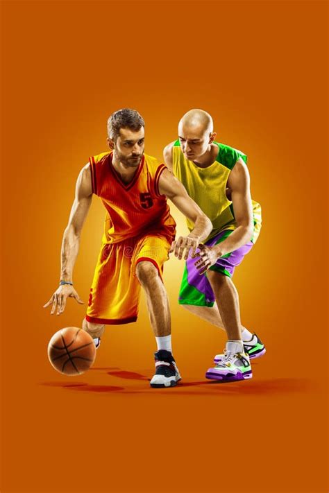 Jugadores De Baloncesto Profesionales Coloridos Aislados Sobre Fondo