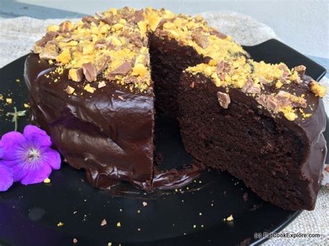 Bruce Bogtrotters Rich Chocolate Cake