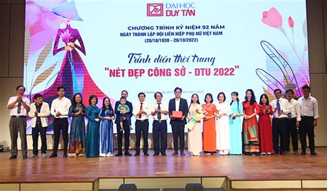 Trình Diễn Thời Trang “nét đẹp Công Sở Dtu 2022” Ngày Phụ Nữ Việt Nam