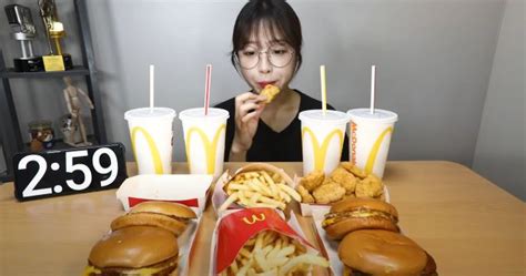 다 먹으면 400만 원 준다는 맥도날드 챌린지 쯔양이 도전한 결과 영상 오펀 디스커스