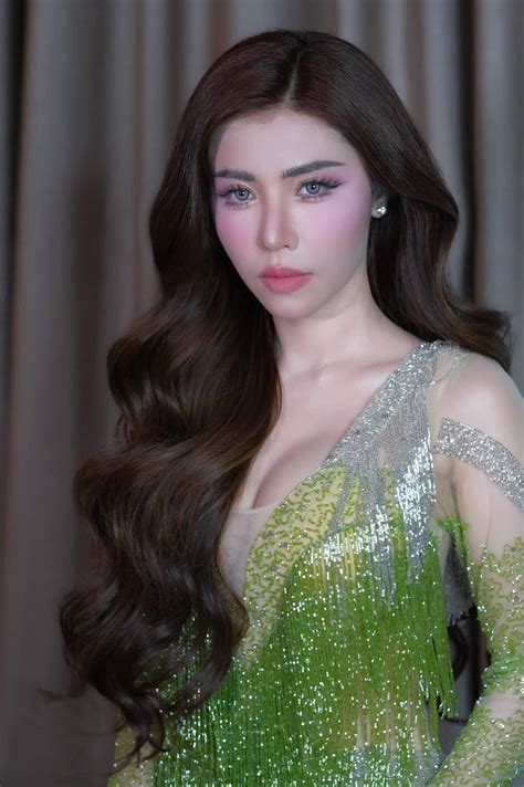 សុខ ពិសី ត្រូវគេសរសើរថាប្លែកទាំងសម្រស់និងដើមទ្រូង សារព័ត៌មាន នគរវត្ត