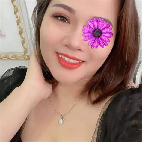 Mộng Thu Máy Bay Bà Già Bát Xát Có Gương Mặt Xinh đẹp Tìm Bạn Bốn Phương Az