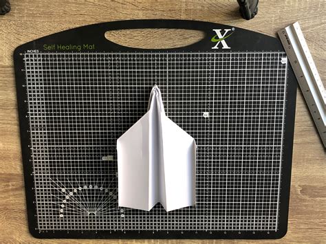 How To Make The Worlds Best Paper Airplane For Distance