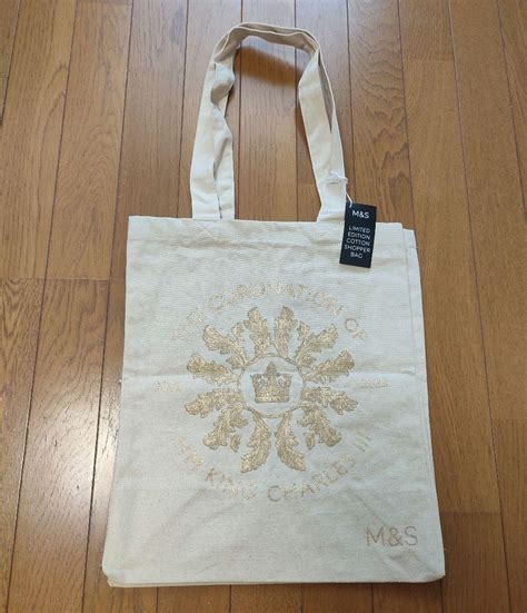 【新品未使用】マークス＆スペンサー チャールズⅢ世 戴冠記念トートバッグ By メルカリ