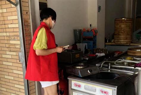守一线 保平安 促发展③ 雨花区妇联：千名“巾帼志愿红”，全力筑牢“安全线”澎湃号·政务澎湃新闻 The Paper