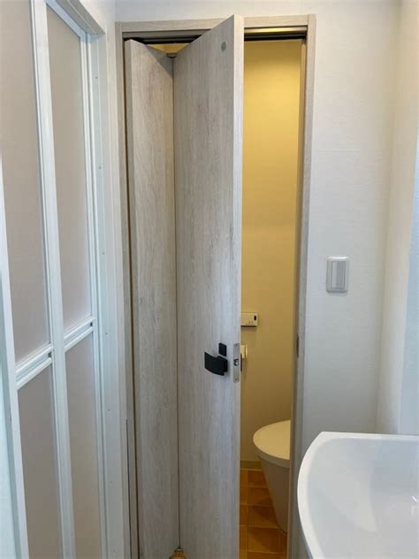 中折れ戸 トイレドア ホワイトオーク色 パナソニック Folding doors Toilet Door