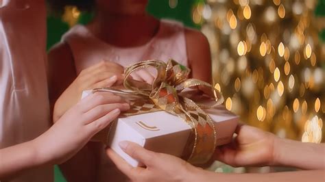 Campanha De Natal “cola Na Lupo” Traz Jingle Que Destaca A União De