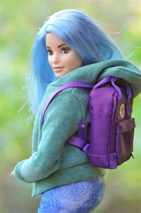 Pin By Olga Vasilevskay On Barbie Dolls Curvy Celebrity Barbie Dolls Vintage Barbie Dolls