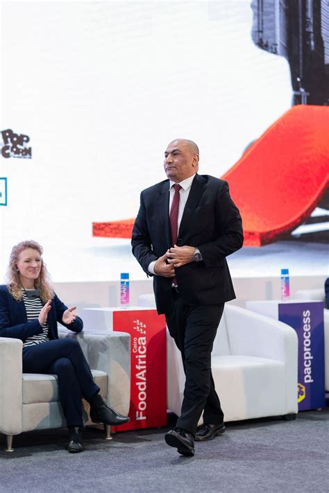 Amr Hazzaa على Linkedin شرفت بتمثيل وزارة التجارة والصناعة في حفل