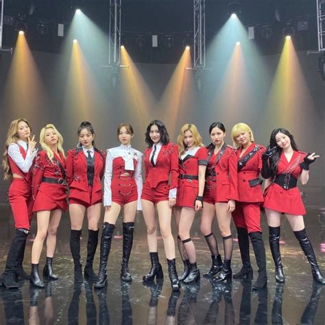 Pin By 13i On ՙ Colorful Kpop Outfits ｡ Preformance Outfits Kpop Outfits Ulzzang Fashion