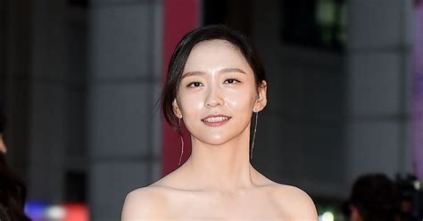 박지현 볼륨 드러낸 과감한 드레스 엑s Hd포토
