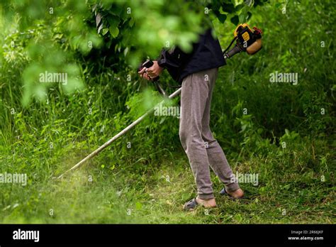 Manual Weed Cutter Tool