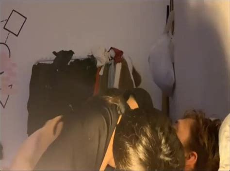 야한 포르노에서 침실에서 섹스하는 야한 젊은 커플 Cnn Amador