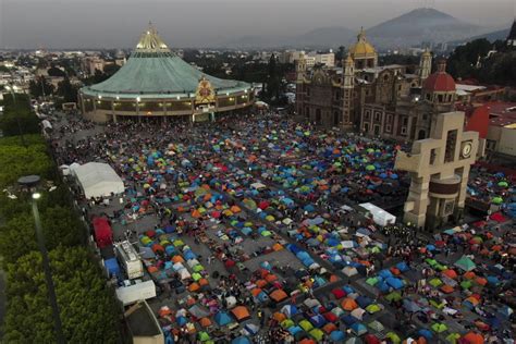 Fervor Por La Virgen De Guadalupe Une A Miles De Mexicanos Entre