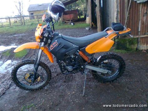 UM UM DSF 200 - Moto.ZombDrive.COM