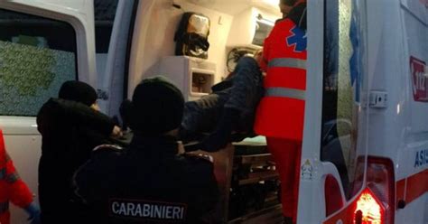 Chișinău Un bărbat găsit inconștient pe o bancă ajutat de carabinieri