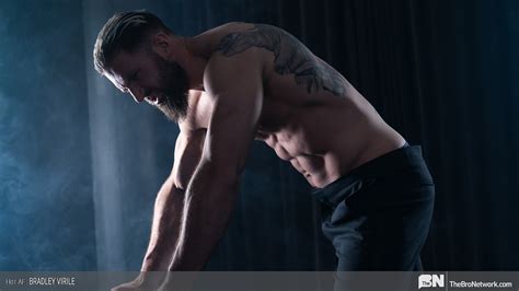 Bodybuilder Luke West Shows Off His Naked Muscular Body And His Big Dick