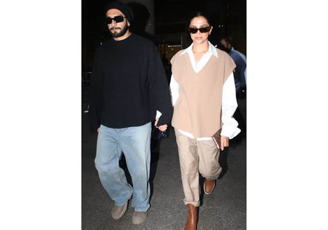 Deepika Padukone And Ranveer Singh Spotted At Mumbai Airport एयरपोर्ट