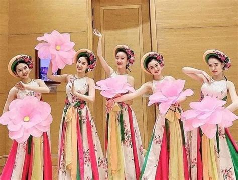 Top 8 Cửa hàng cho thuê áo tứ thân đẹp và chất lượng nhất TP HCM