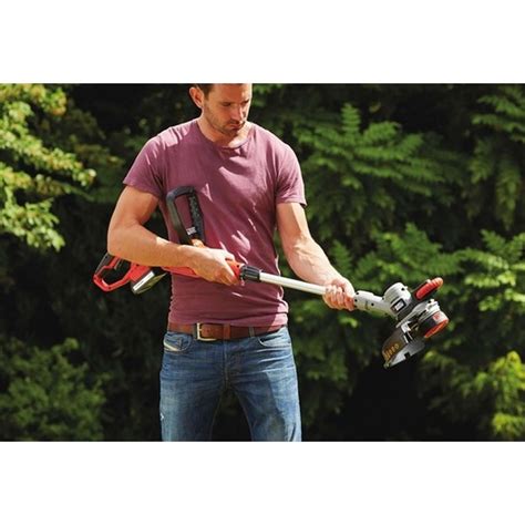 Black & Decker STC1820PC-QW Akku Rasentrimmer, 28 cm (18V/1x2,0Ah)