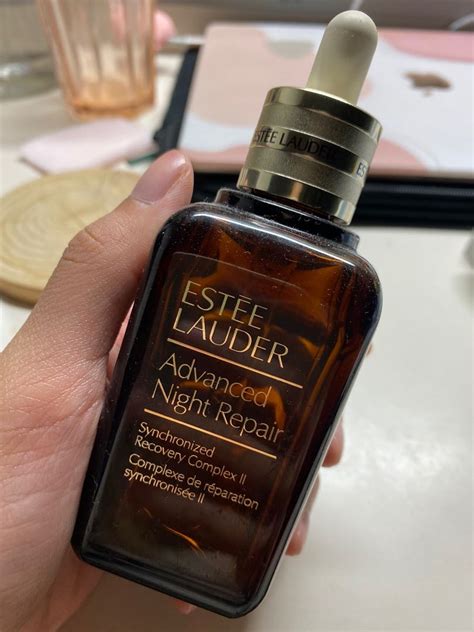 Estée Lauder 雅詩蘭黛小棕瓶 100ml 二手 美妝保養 香體噴霧在旋轉拍賣