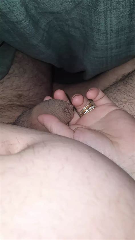 Step Mom Grabs Step Son Dick In Bed And Gave Him A Handjob Flexible