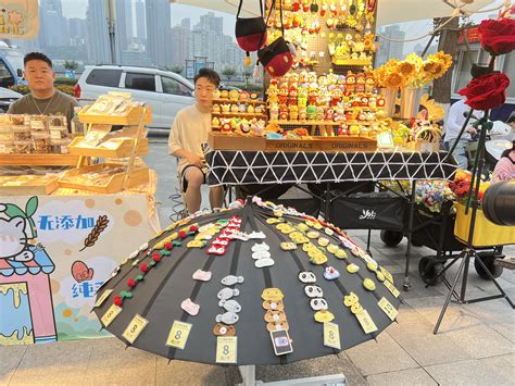 走，带你逛小熊集市！感受这满满的人间“烟火气”