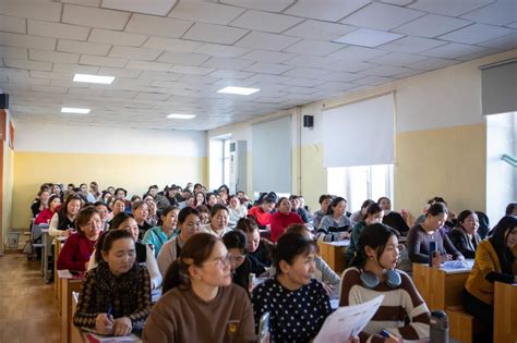 Сургууль цэцэрлэгийн тогоочийн мэргэшүүлэх сургалт болж байна Subeedei Mn