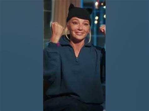 Настя Ивлеева поцеловала одного из участников проекта - YouTube