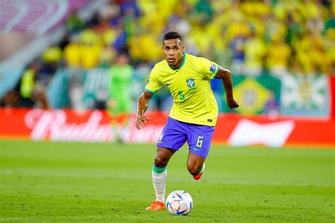 ALEX SANDRO MACHUCADO E GRIPE NO ELENCO SAIBA AS NOVIDADES DA SELEÇÃO