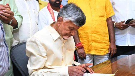 Reopening Anna Canteens To Implementing Skill Census Chandrababu Naidu