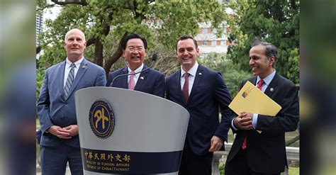 ထိုင်ဝမ်ကို လက်နက် သေချာပေးပို့ရန် အမေရိကန် ကိုယ်စားလှယ်ပြော