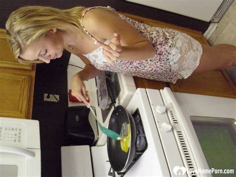 My Wife Really Enjoys Cooking While Naked Pics XHamster