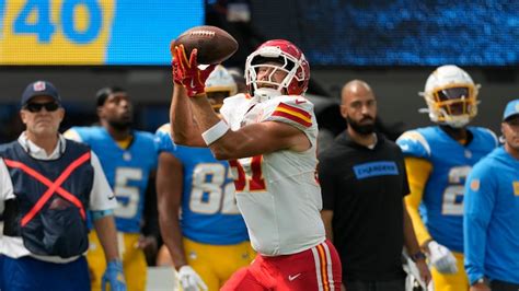 Travis Kelce Becomes Kansas City Chiefs Career Receptions Leader With
