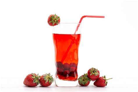 Free Photo A Front View Fresh Fruit Cocktail With Fresh Fruit Slices