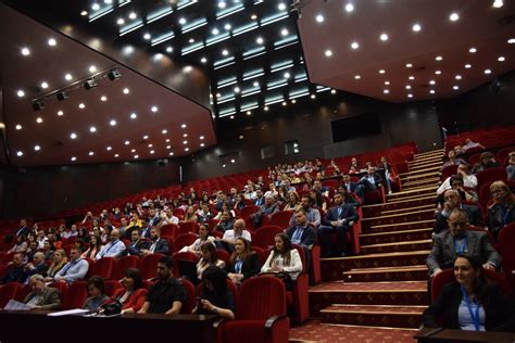 УНСС Първа научна и бизнес конференция по логистика и управление на веригата на доставките